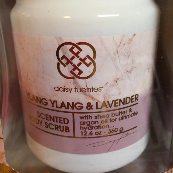 Daisy Fuentes | Bath & Body | Daisy Fuentes Three Scented Body Scrub ...